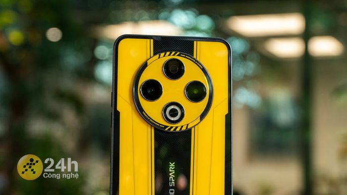 Trải nghiệm TECNO SPARK 30 Transformer Bumble Bee Edition: Thiết kế ấn ...