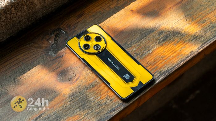 Trải nghiệm TECNO SPARK 30 Transformer Bumble Bee Edition: Thiết kế ấn ...