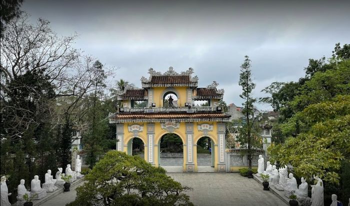 Chùa Tường Vân - Trải nghiệm tâm linh độc đáo tại Huế