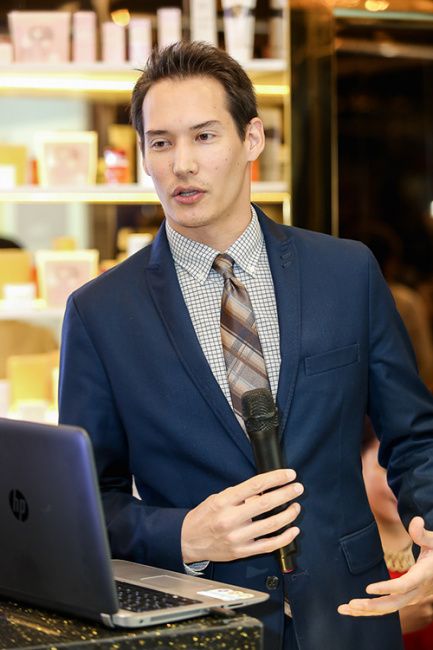 Bác sĩ Michael Byers chia sẻ 7 nguyên nhân gây ra tình trạng nám da ở phụ nữ châu Á - Mytour