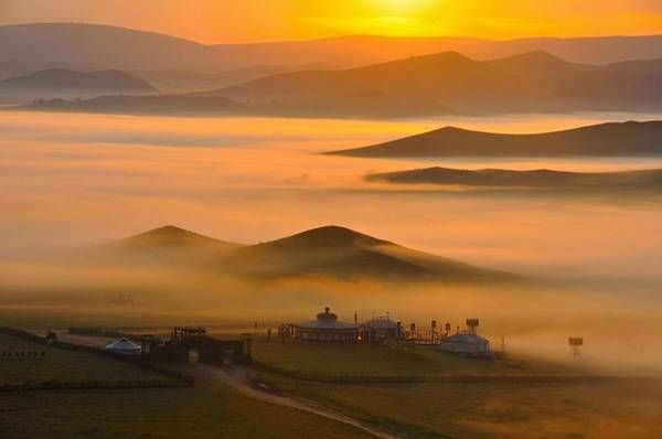 Khám phá vẻ đẹp của Thảo nguyên Bá Thượng trong mùa thu rực rỡ tại ...