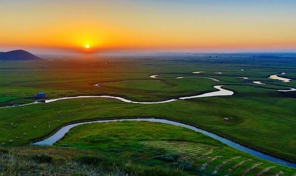 Khám phá vẻ đẹp của Thảo nguyên Bá Thượng trong mùa thu rực rỡ tại ...