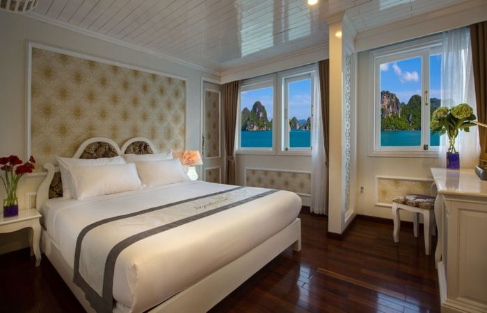 Du thuyền Signature Royal Hạ Long: Khám phá vẻ đẹp kỳ diệu của vịnh Hạ ...