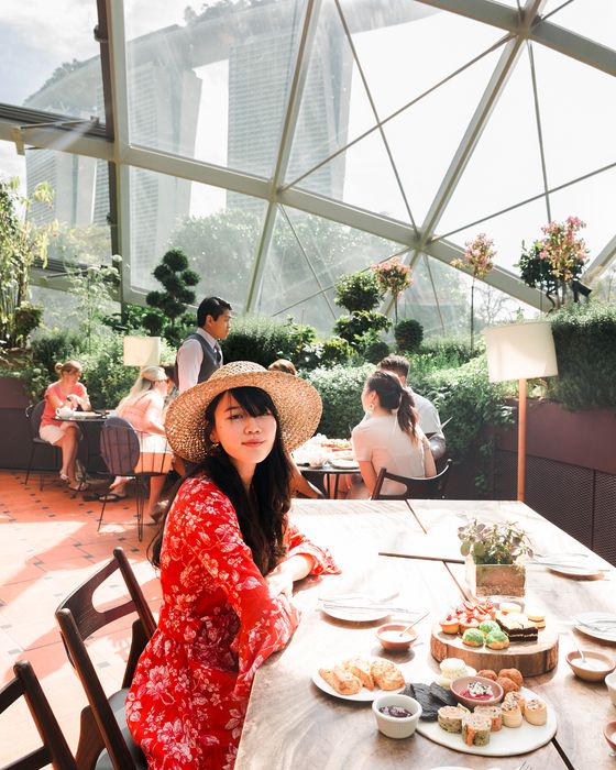 Khám phá Pollen Cafe với không gian tuyệt vời, ngắm Marina Bay sang ...