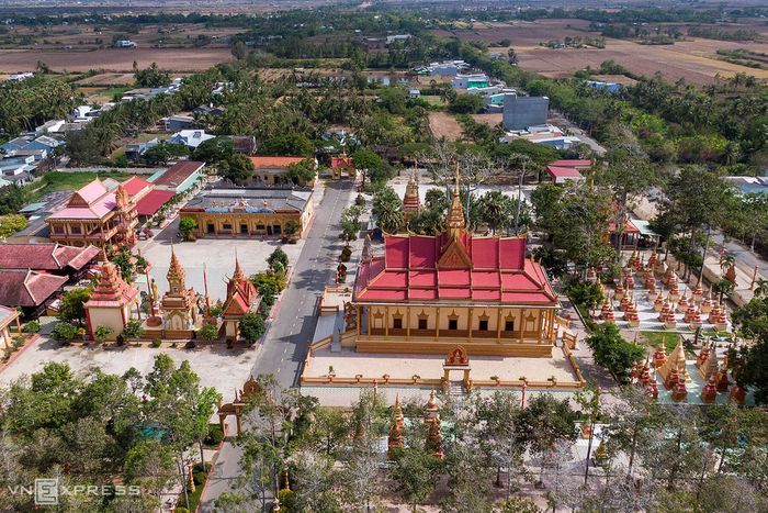 Majestic Xiêm Cán Temple, the Largest Khmer Temple in the Western ...