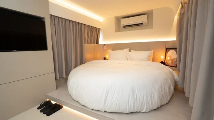 The Bus Collective - Premium Hotel Revamped from Vintage Buses - Mytour