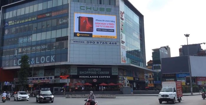 Discover the Most Stunning Outdoor Advertising Displays