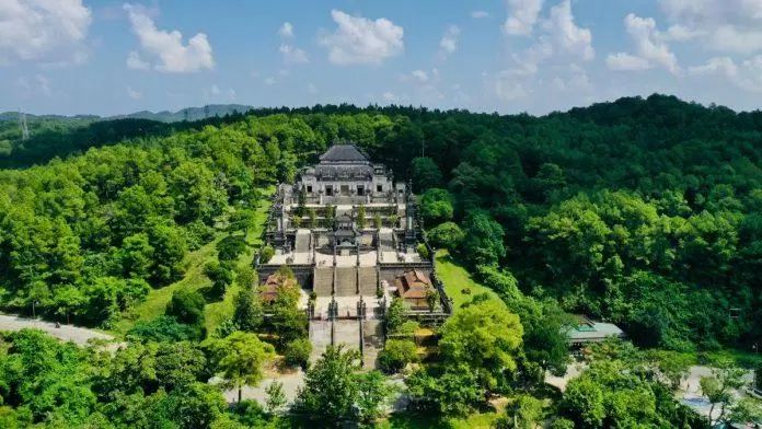 Pocket 6 Must-Visit Iconic Spots in Hue - ALONGWALKER