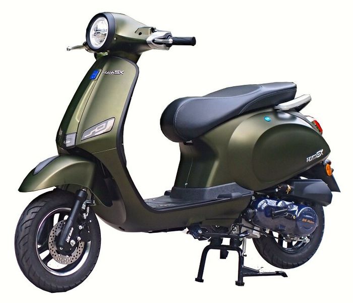 So sánh đặc điểm của Vespa Roma SX điện và xe tay ga Roma SX 50cc