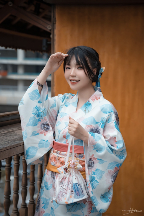 'Dì Mai' tạo không khí Giáng sinh ấm áp với bộ ảnh cosplay dễ thương ...