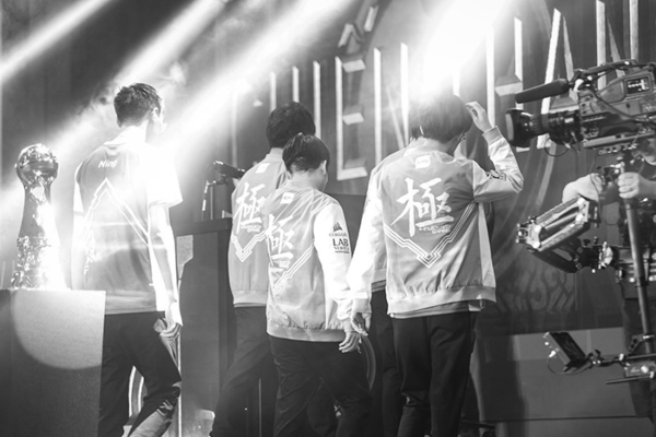 Sau khi rời khỏi đội tuyển, vô địch CKTG 2018 Ning đang tìm kiếm một ...