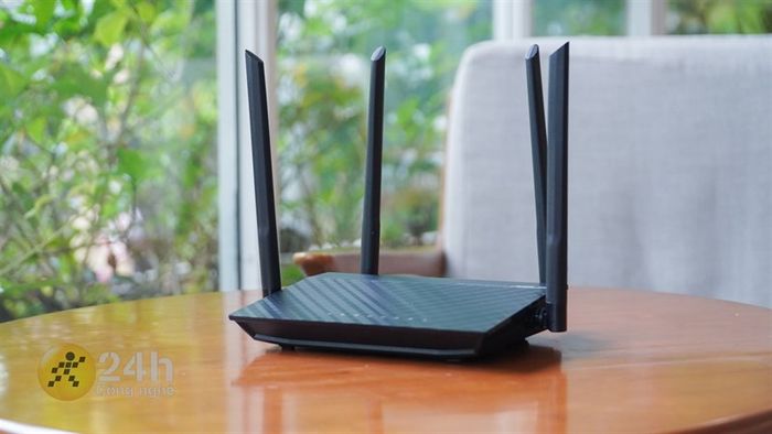 Hands-On with ASUS RT-AC750L Router: Sleek Design, Stable Wi-Fi ...