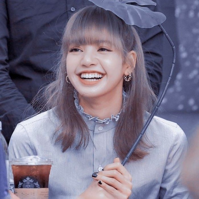 Discover the most stunning images of Lisa Blend