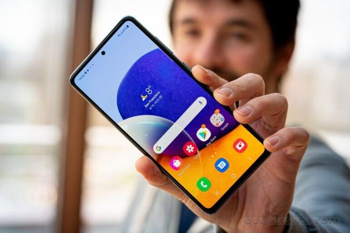 Review of Samsung Galaxy A72 Phone Screen | Mytour.vn
