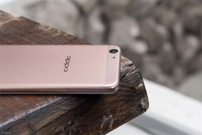 Hands-on with the OPPO F1s 2017