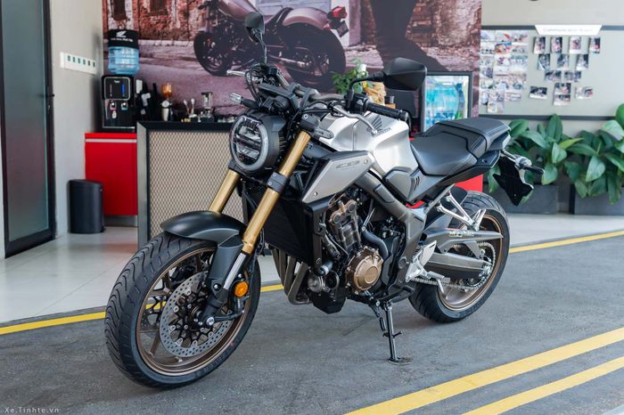 Có nên chọn Honda CB650R hay Triumph Trident 660 với ngân sách dưới 300 ...