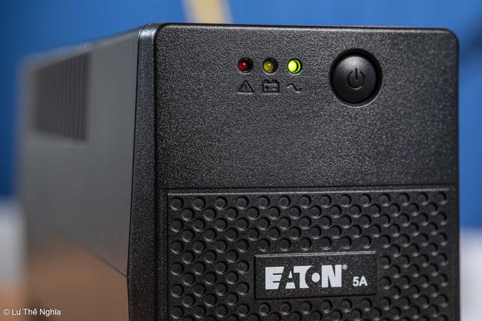 Trải nghiệm EATON 5A UPS - Giải pháp an toàn cho PC văn phòng