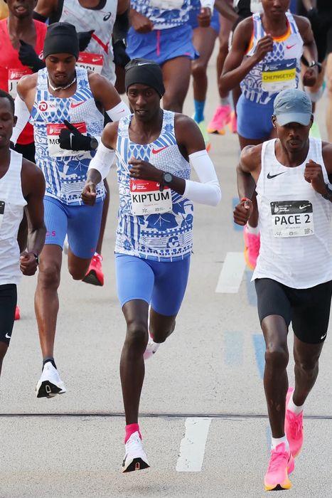 Hành trình chinh phục marathon dưới 2 giờ của con người