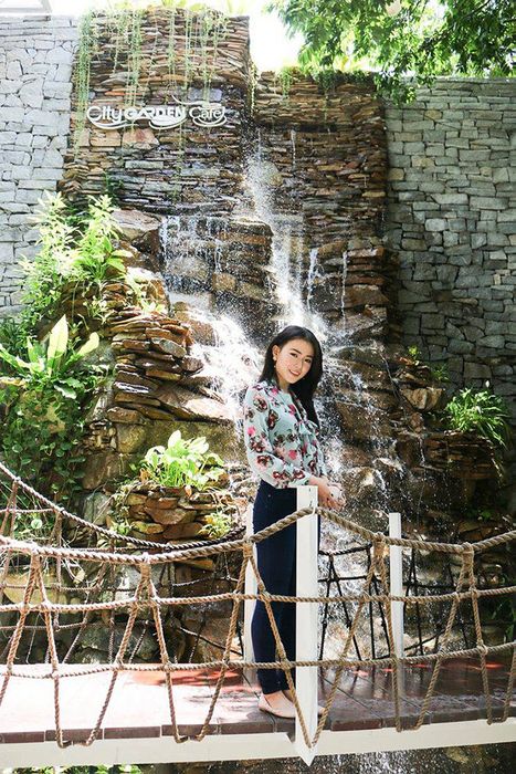 Thưởng thức không gian xanh mát tại quán cafe có thác nước lớn nhất ...