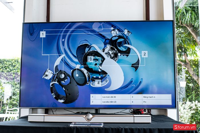 Introducing the premium portable speaker Devialet Mania officially ...