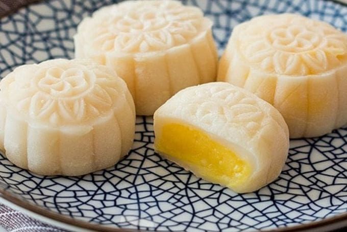 How to make smooth, soft, delicious traditional white sticky mooncakes