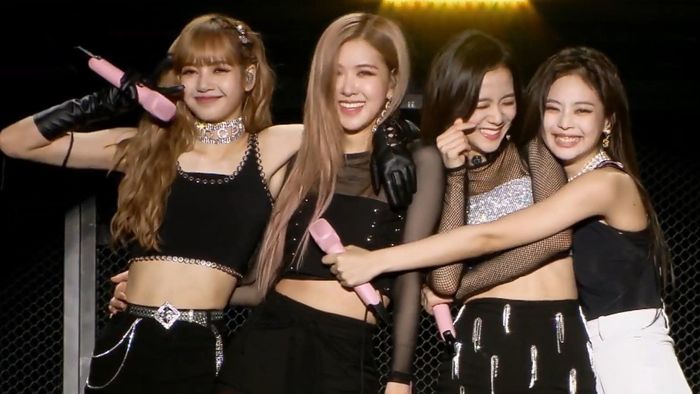 Adorable group snapshots of Blackpink