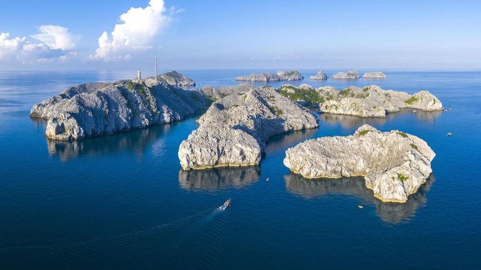 Long Chau Lighthouse – The ‘Eternal Eye’ that Never Fades