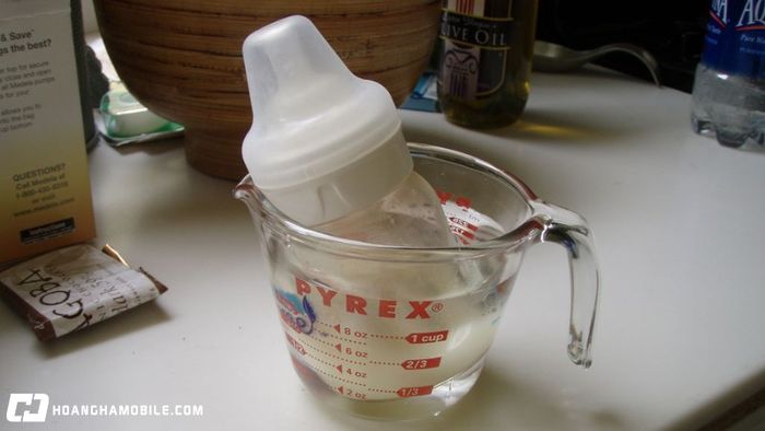 Hướng dẫn cách hâm sữa mẹ chuẩn khoa học, bảo vệ dưỡng chất an toàn tuyệt đối.