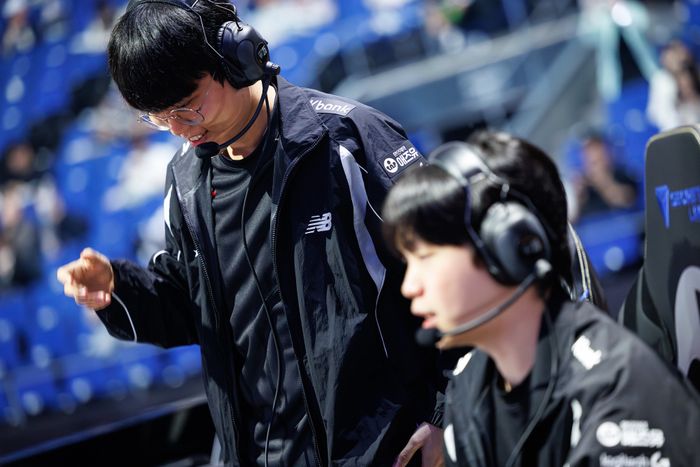 Chiến thắng trước CFO tại CKTG 2025 giúp KT tiến gần đến thành tích của T1, đồng thời đánh dấu ...