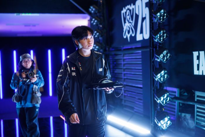 Chiến thắng trước CFO tại CKTG 2025 giúp KT tiến gần đến thành tích của T1, đồng thời đánh dấu ...