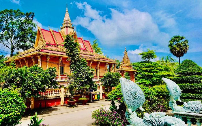 Khám phá Chùa Som Rong - Di tích kiến trúc độc đáo của dân tộc Khmer